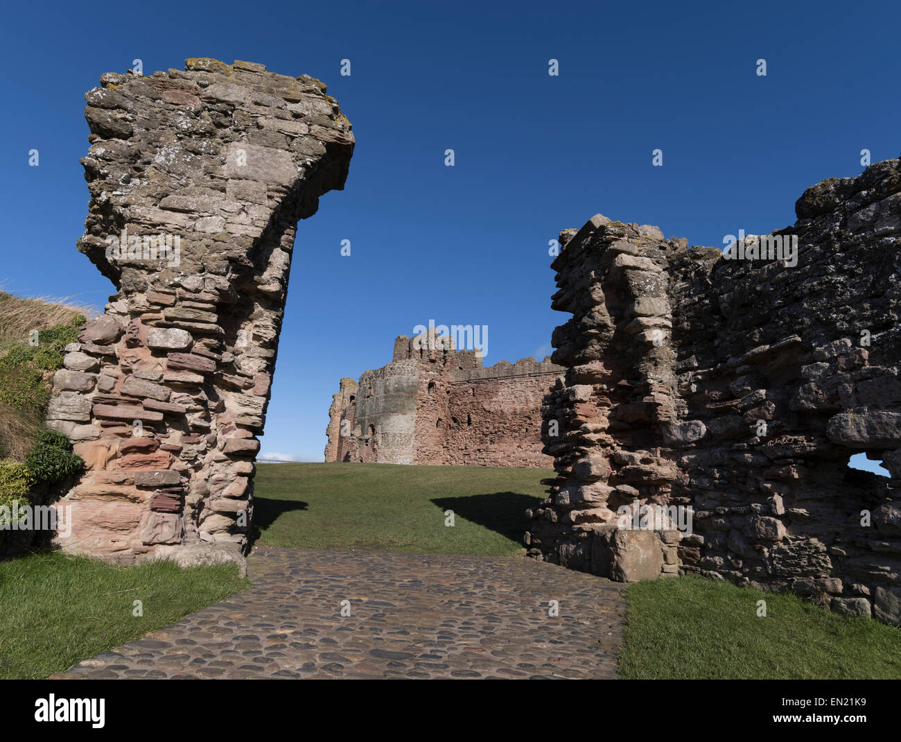 Tantallon Castle, mid-14th-century Scottish fortress. North Berwick, in ...