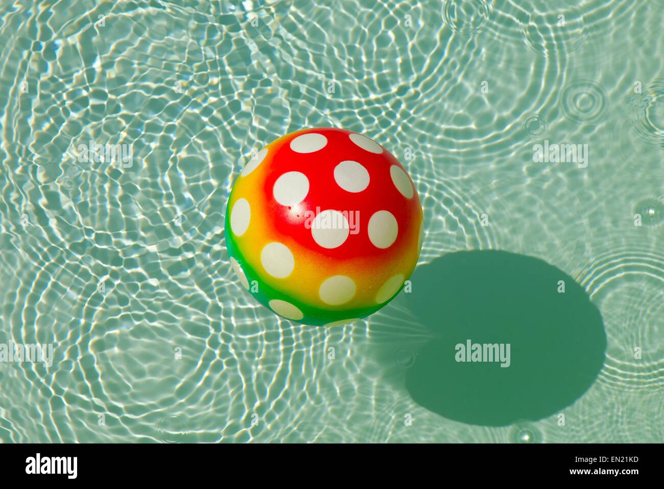 Ball water splash hi-res stock photography and images - Alamy