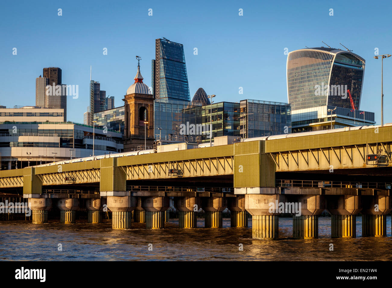 Cannon street railway bridge tower hi-res stock photography and images ...
