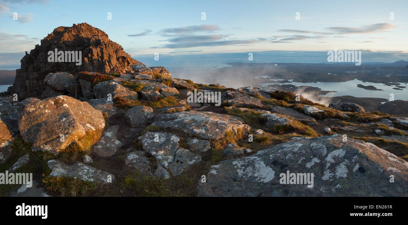 Golden light on Stac Pollaidh Stock Photo - Alamy