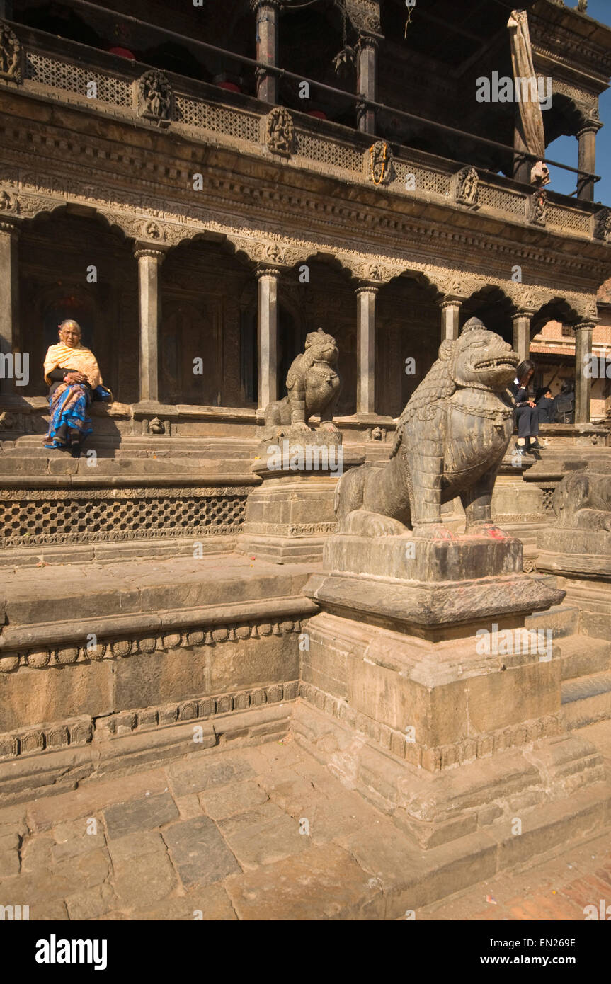 NEPAL, Kathmandu, Patan, Durbar Square, Krishna Mandir Hindu Temple ...