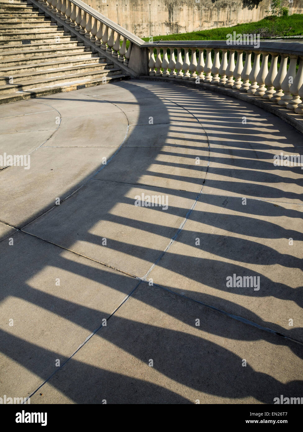 Semi circle stairs hi-res stock photography and images - Alamy