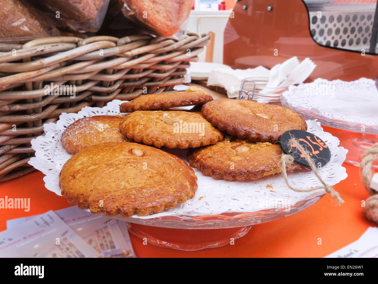 Almond rounds hi-res stock photography and images - Alamy
