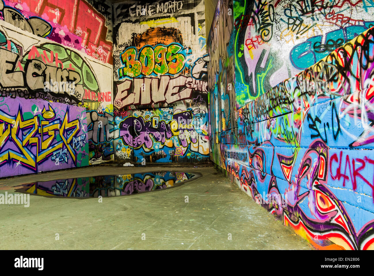 Crime damage art artist hi-res stock photography and images - Alamy