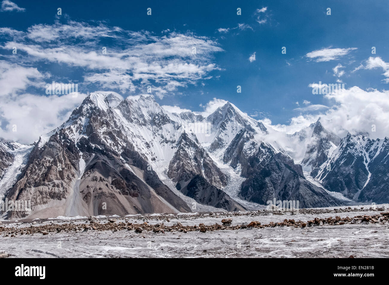 Mount godwin austen hi-res stock photography and images - Alamy