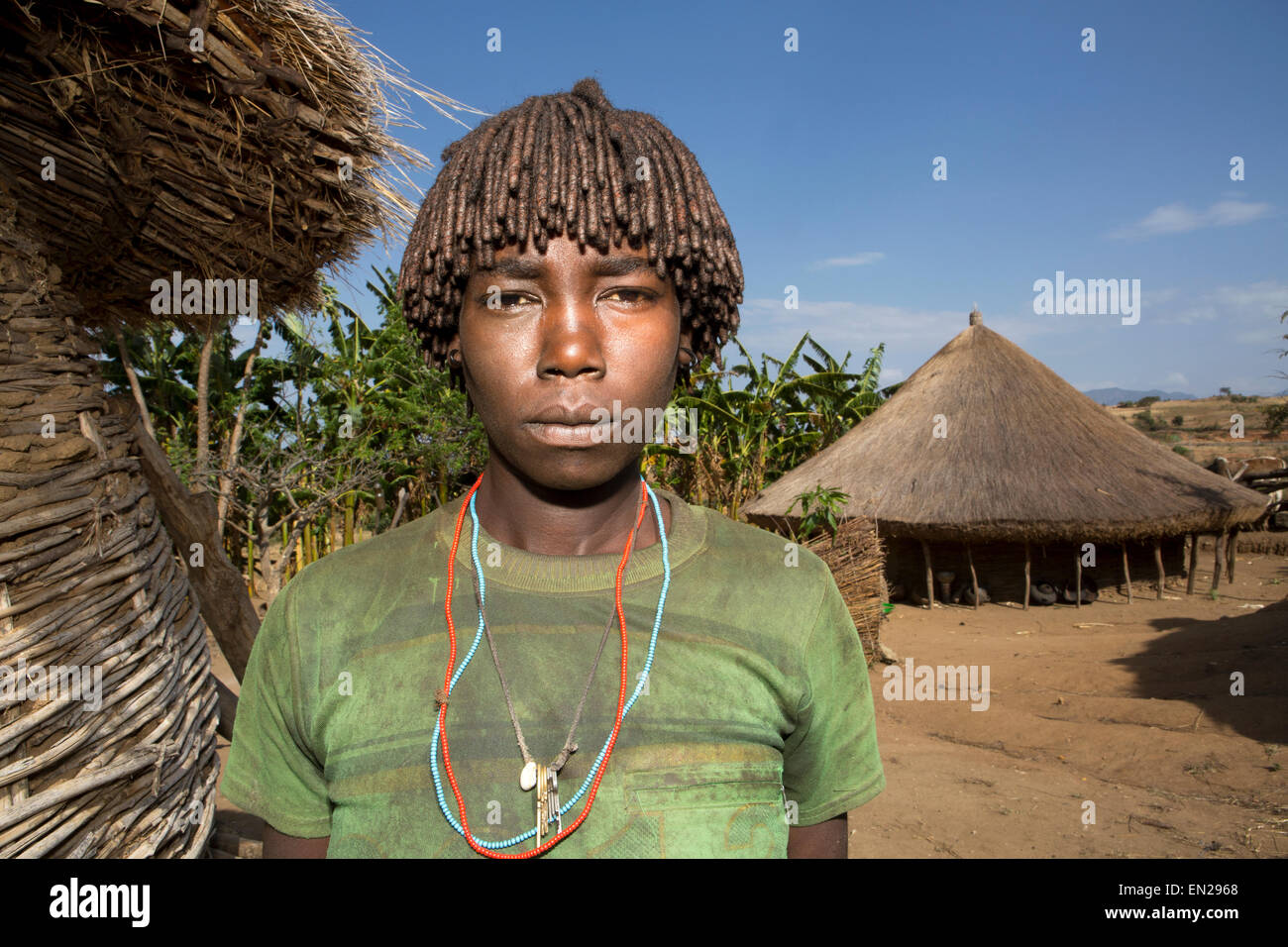 Traditional houses hamer people ethiopia hi-res stock photography and ...
