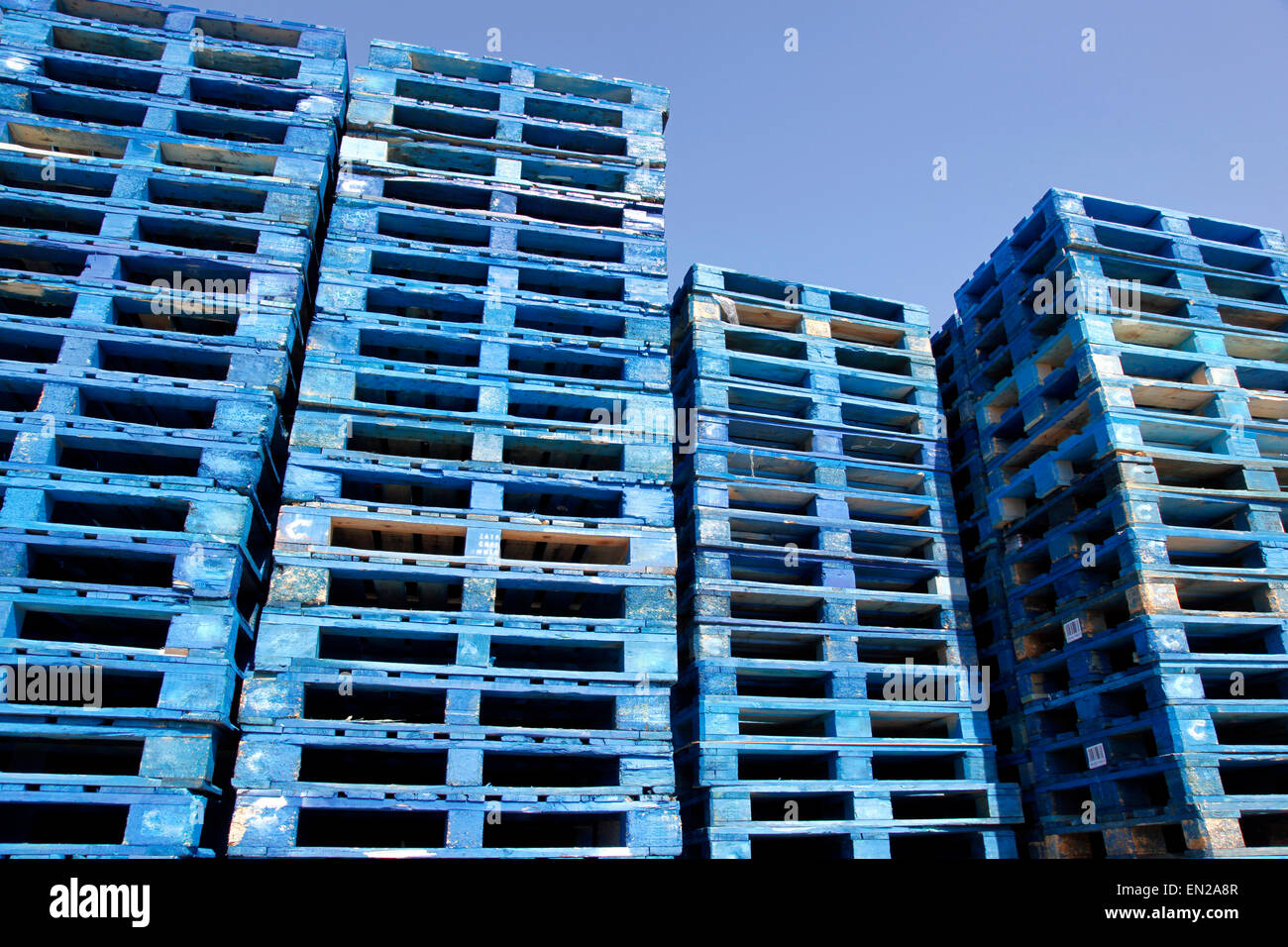 Blue industrial pallet hi-res stock photography and images - Alamy