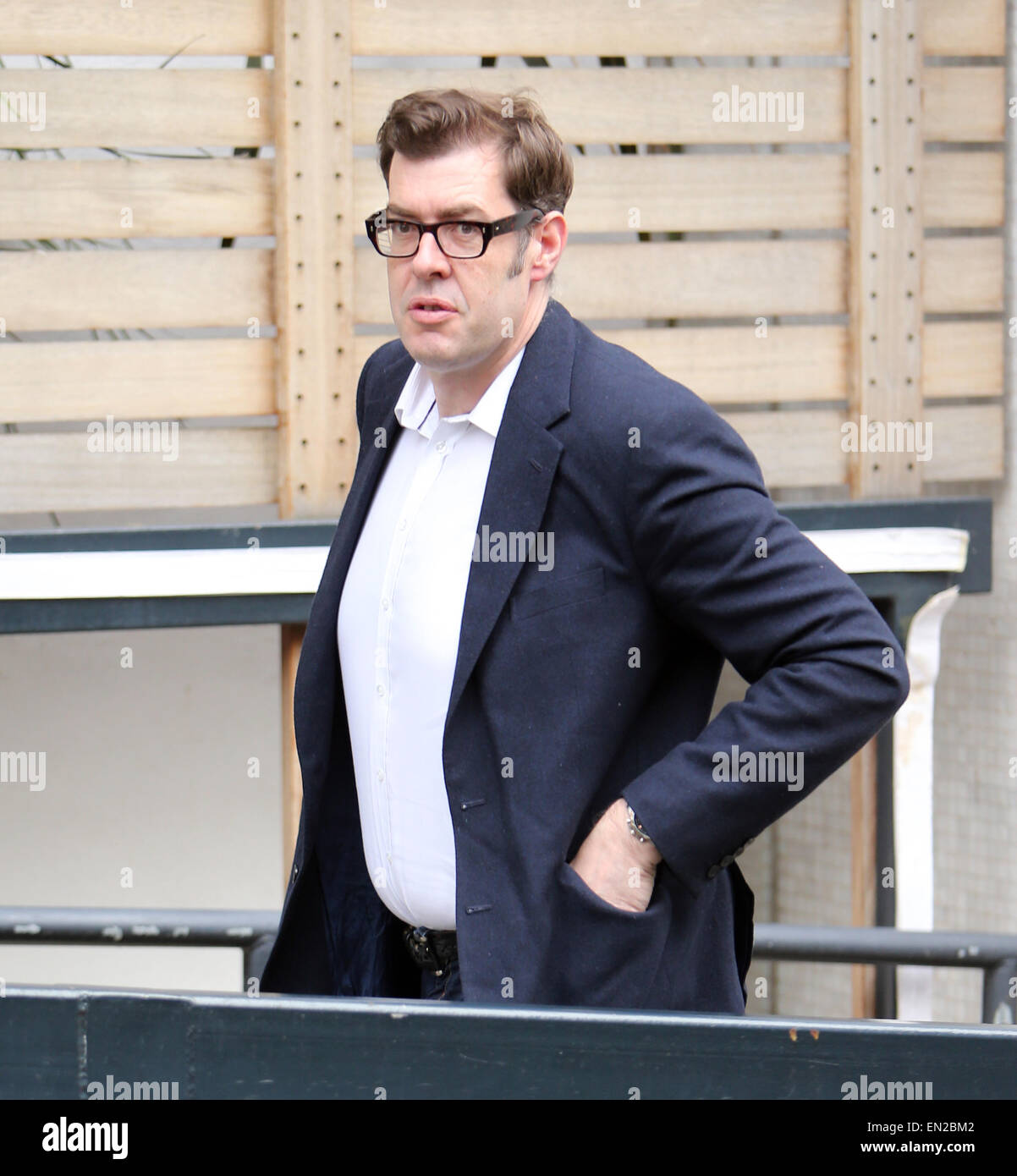 Richard osman outside itv studios hi-res stock photography and images ...