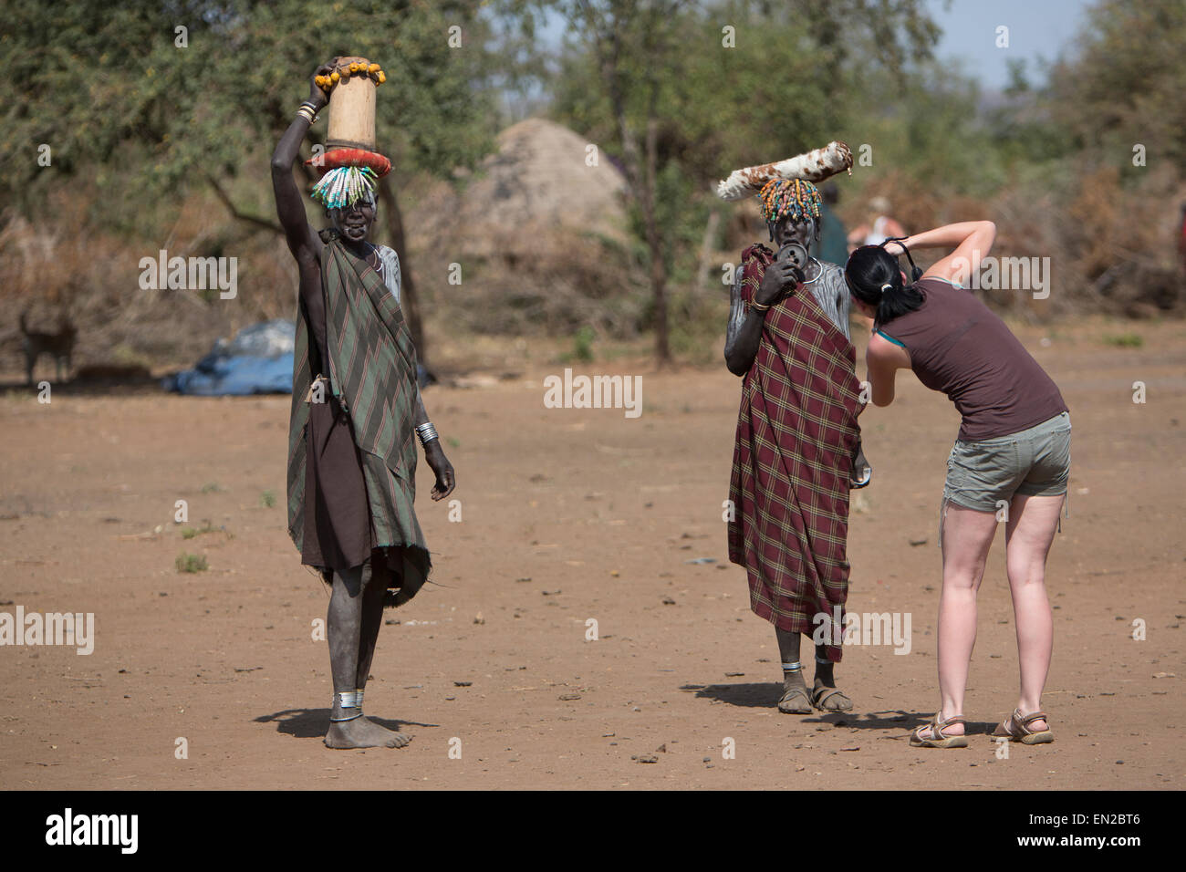 Mursi the mursi village house home hi-res stock photography and images ...