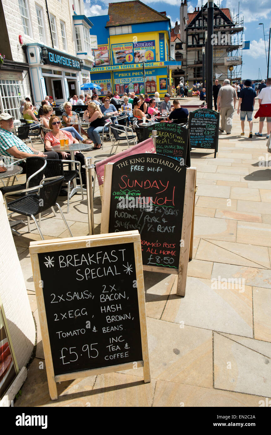 Scarborough seafront hi-res stock photography and images - Alamy