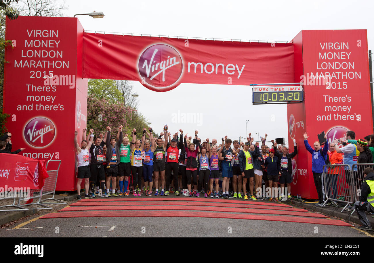 The London Marathon 2015 Green Start Line celebrities & fun runners ...