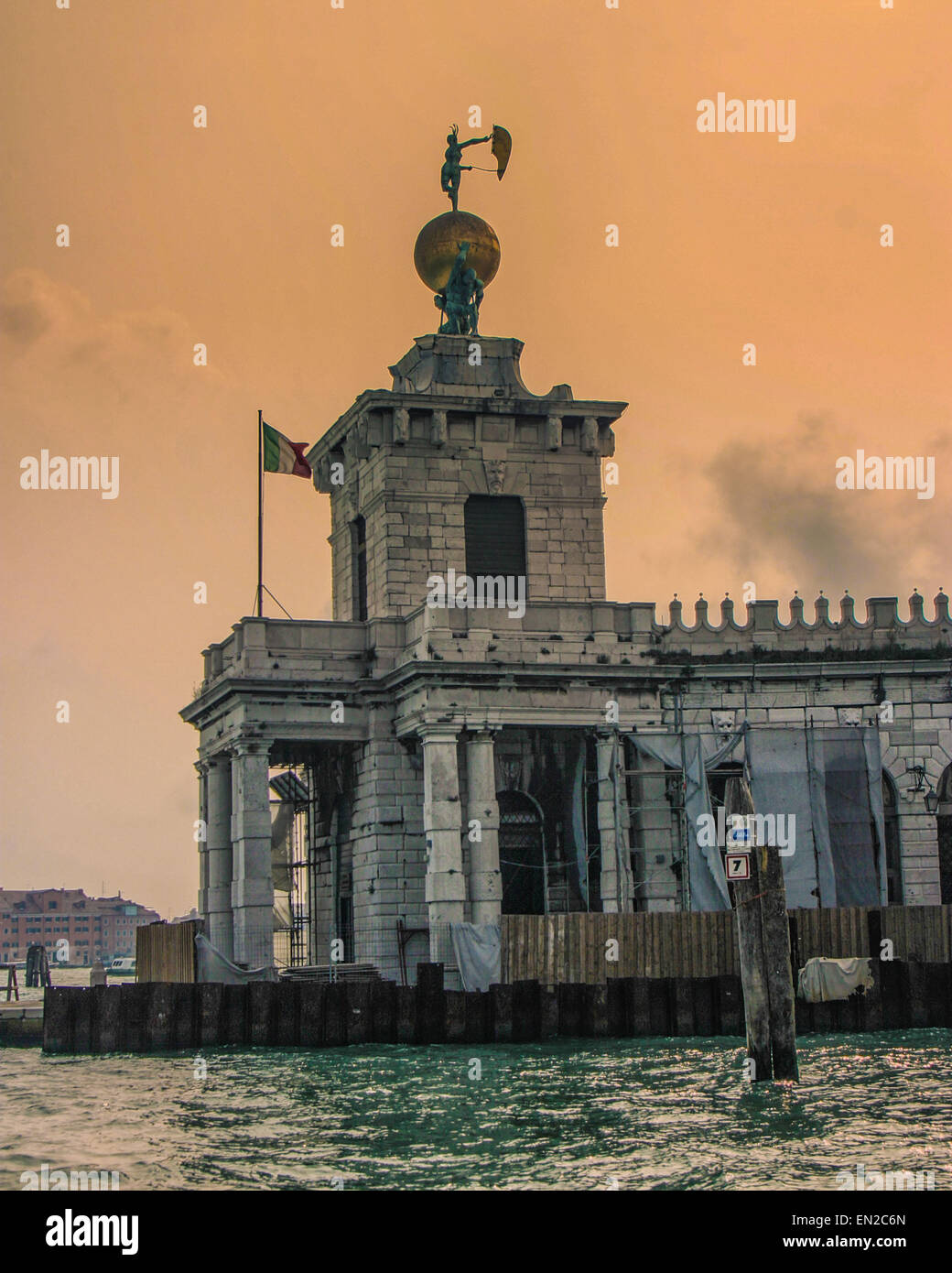 Triangular tip hi-res stock photography and images - Alamy