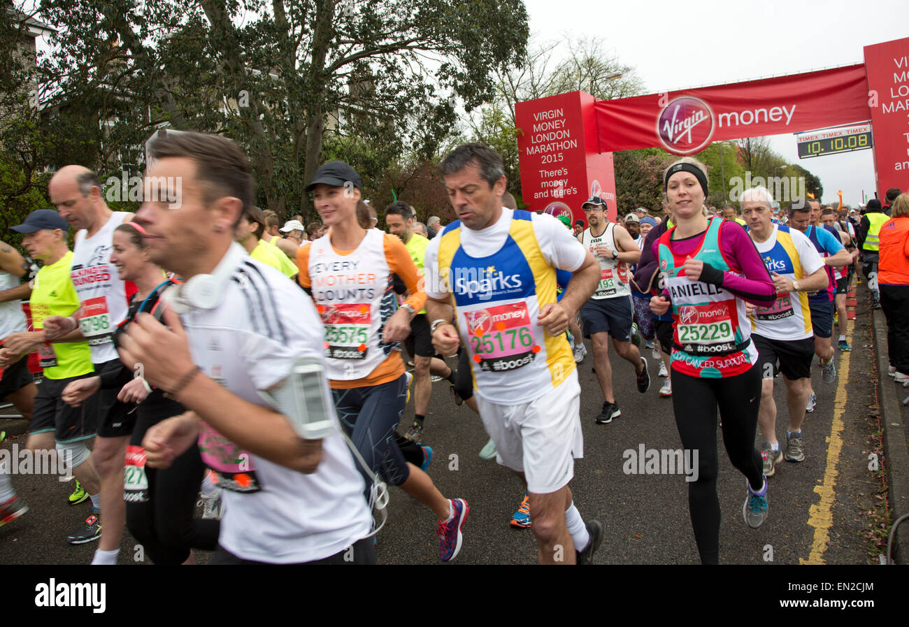 The London Marathon 2015 Green Start Line celebrities & fun runners ...
