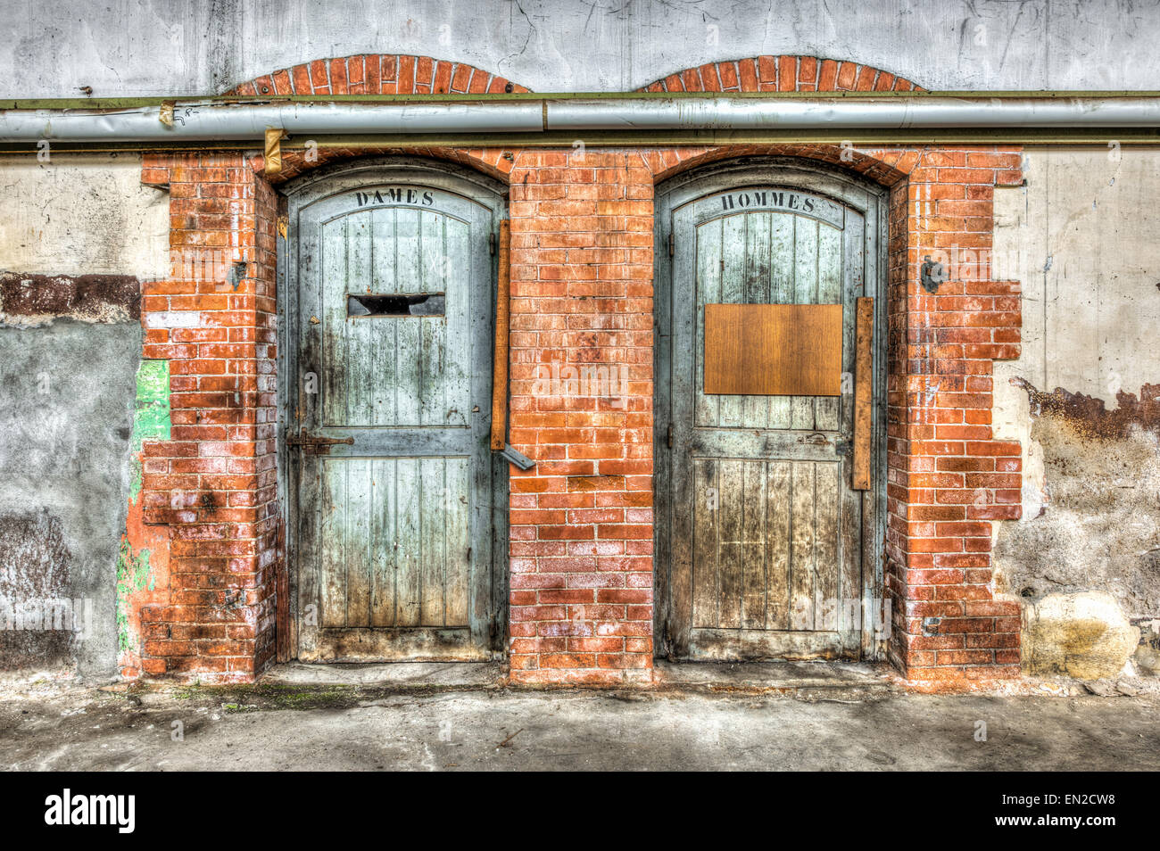 Vintage toilet doors hi-res stock photography and images - Alamy