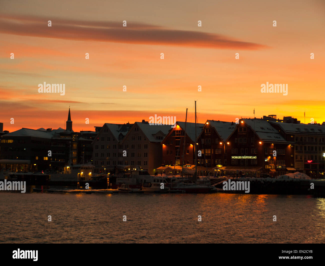 Sunset behind houses hi-res stock photography and images - Alamy