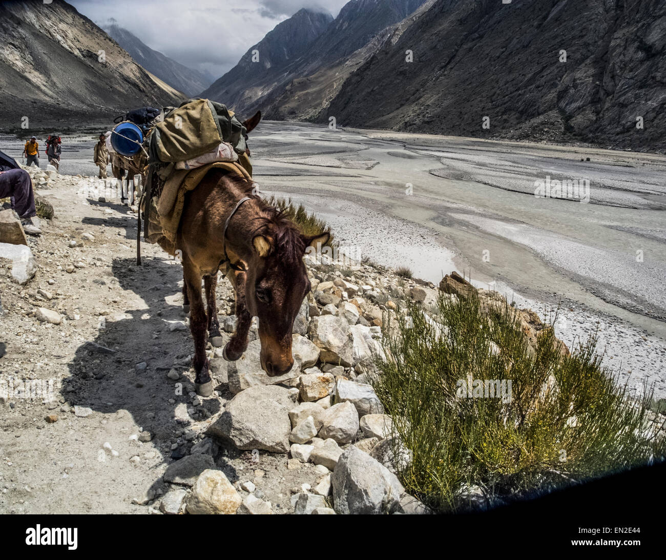 Trekking in the Karakoram Mountains in the Braldu Gorge People and ...