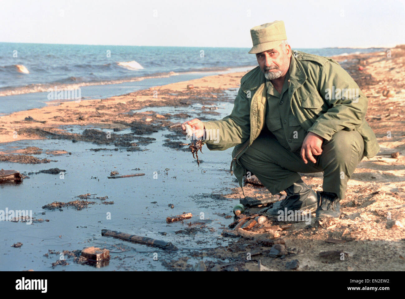 Gulf war oil spill 1991 hi-res stock photography and images - Alamy