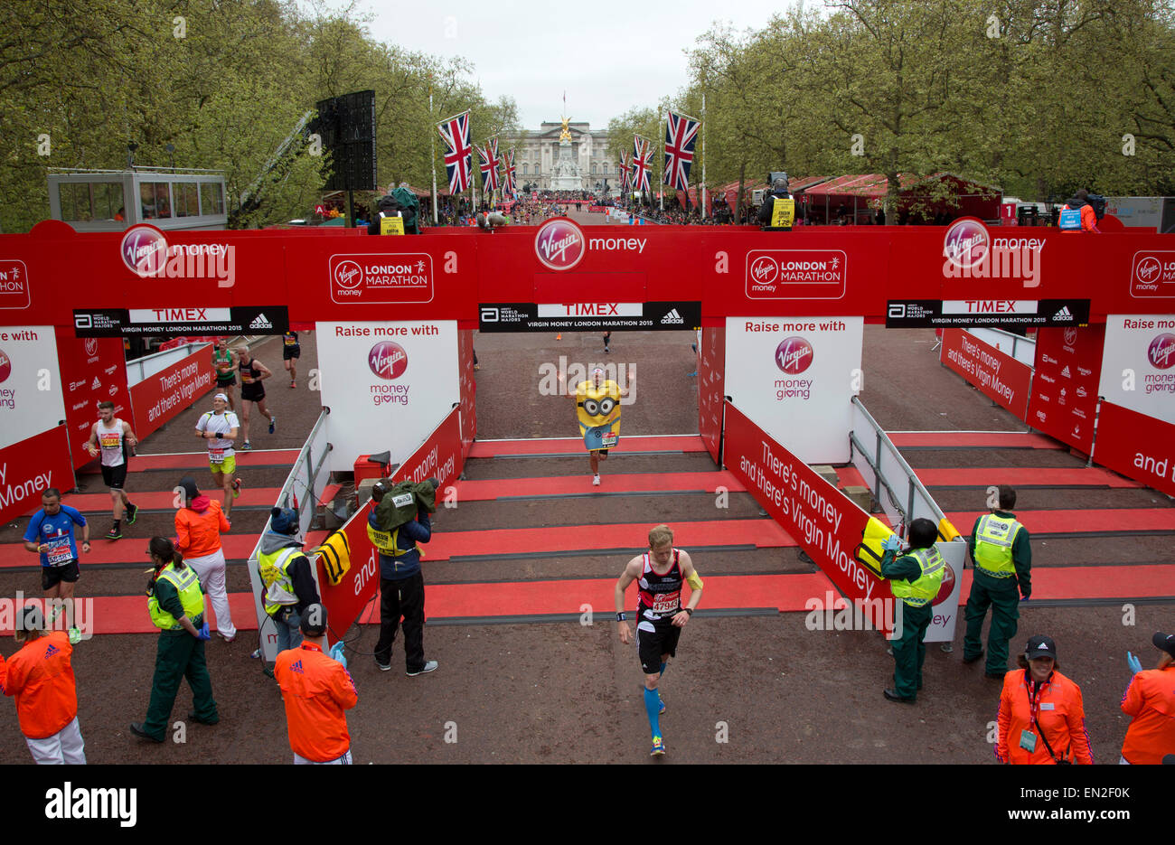 The London Marathon finish line at the mall 2015 Stock Photo - Alamy