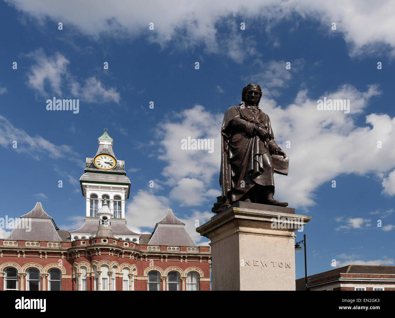 Isaac newton statue hi-res stock photography and images - Alamy