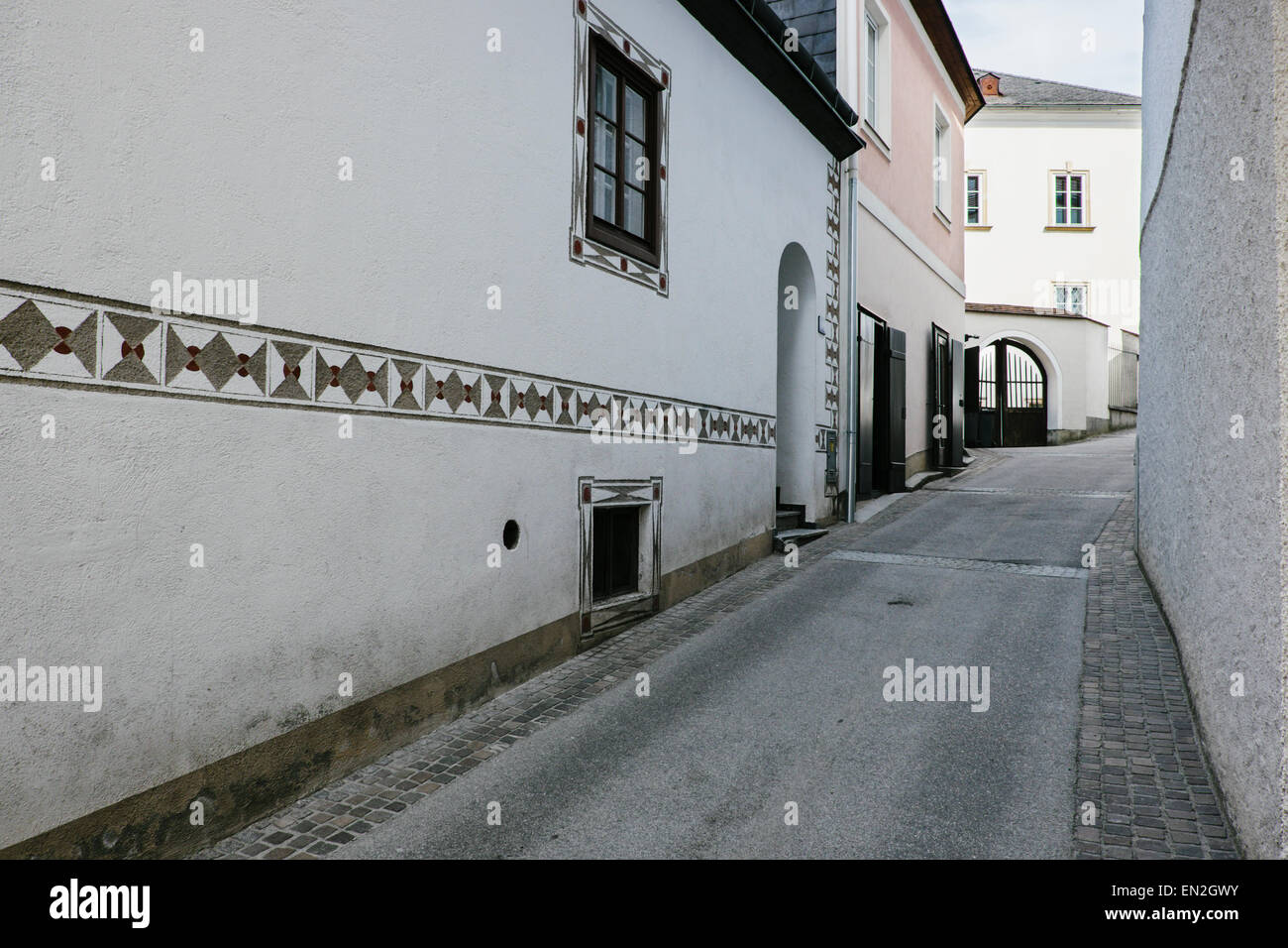 Old city pathway hi-res stock photography and images - Alamy