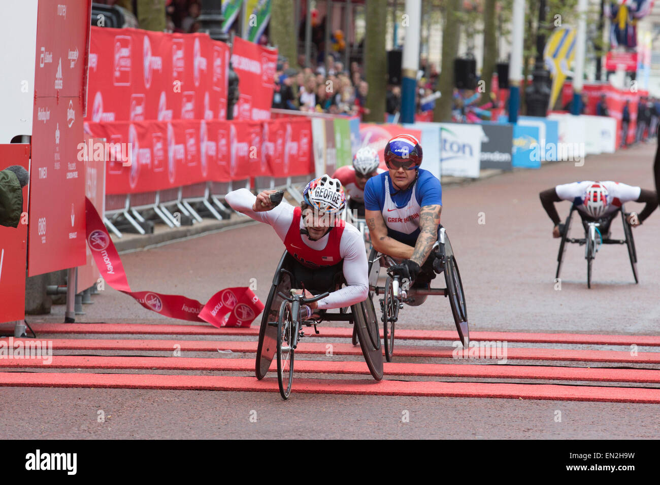 Wheelchair marathon finish hi-res stock photography and images - Alamy