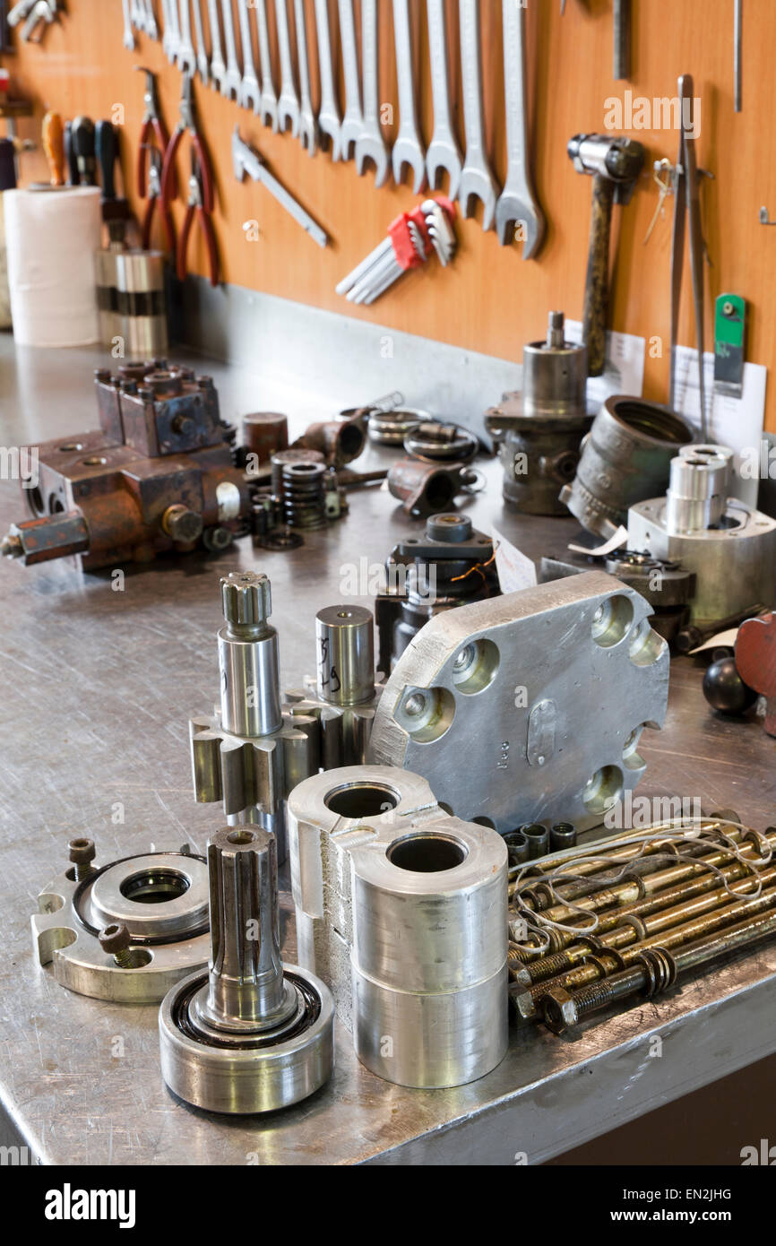 Mechanical equipment in workshop hi-res stock photography and images ...