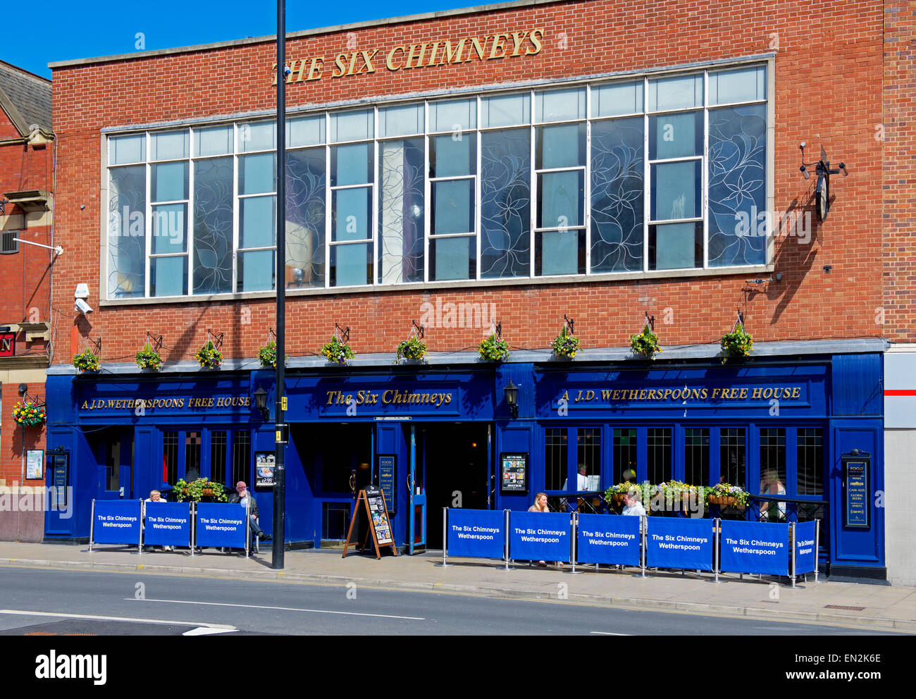 Pub wakefield hi-res stock photography and images - Alamy