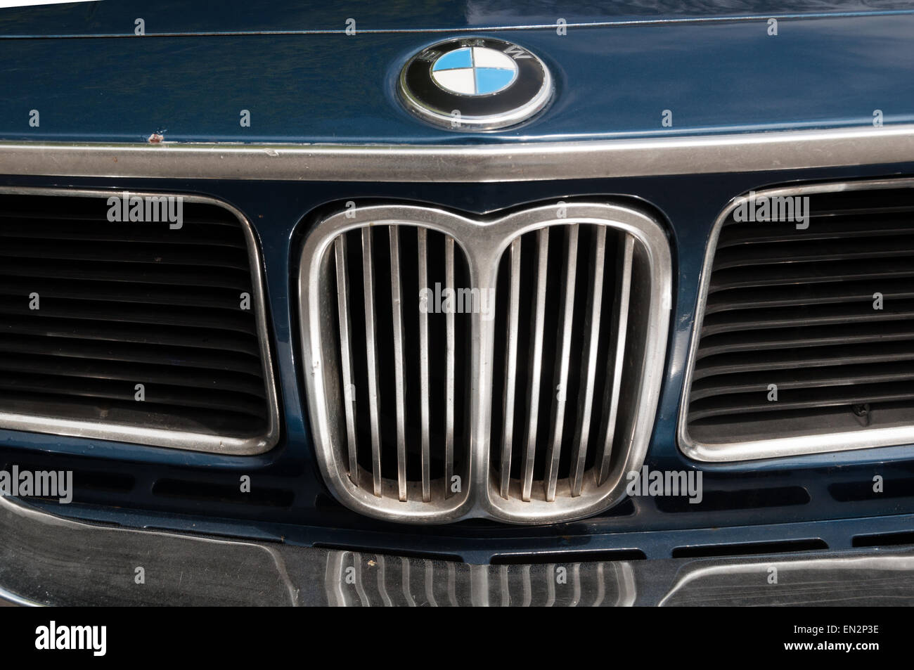 Bmw emblem hi-res stock photography and images - Alamy