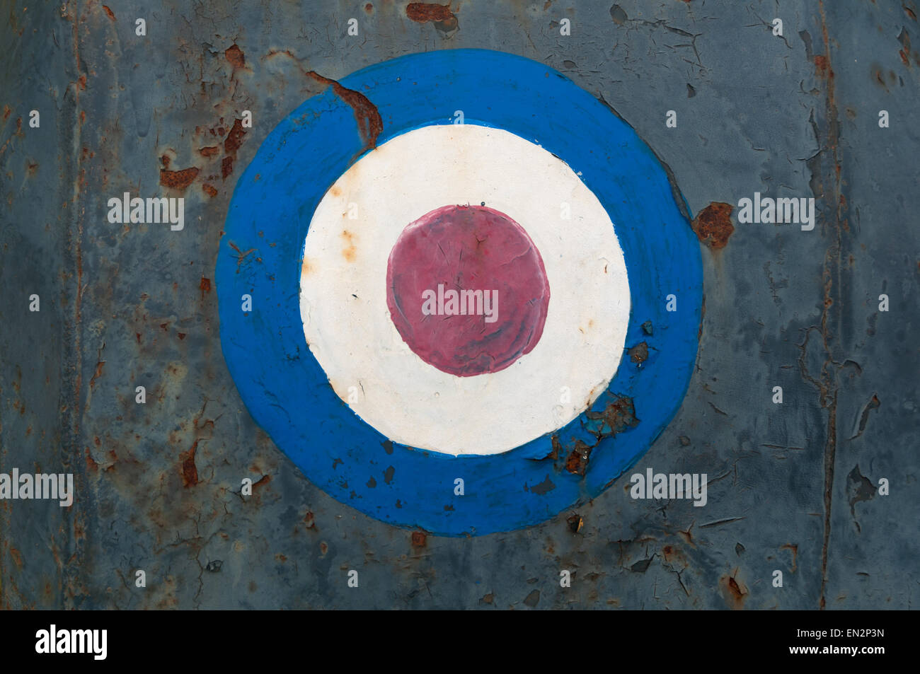 Hand made Royal Air Force roundel on rusty background Stock Photo - Alamy