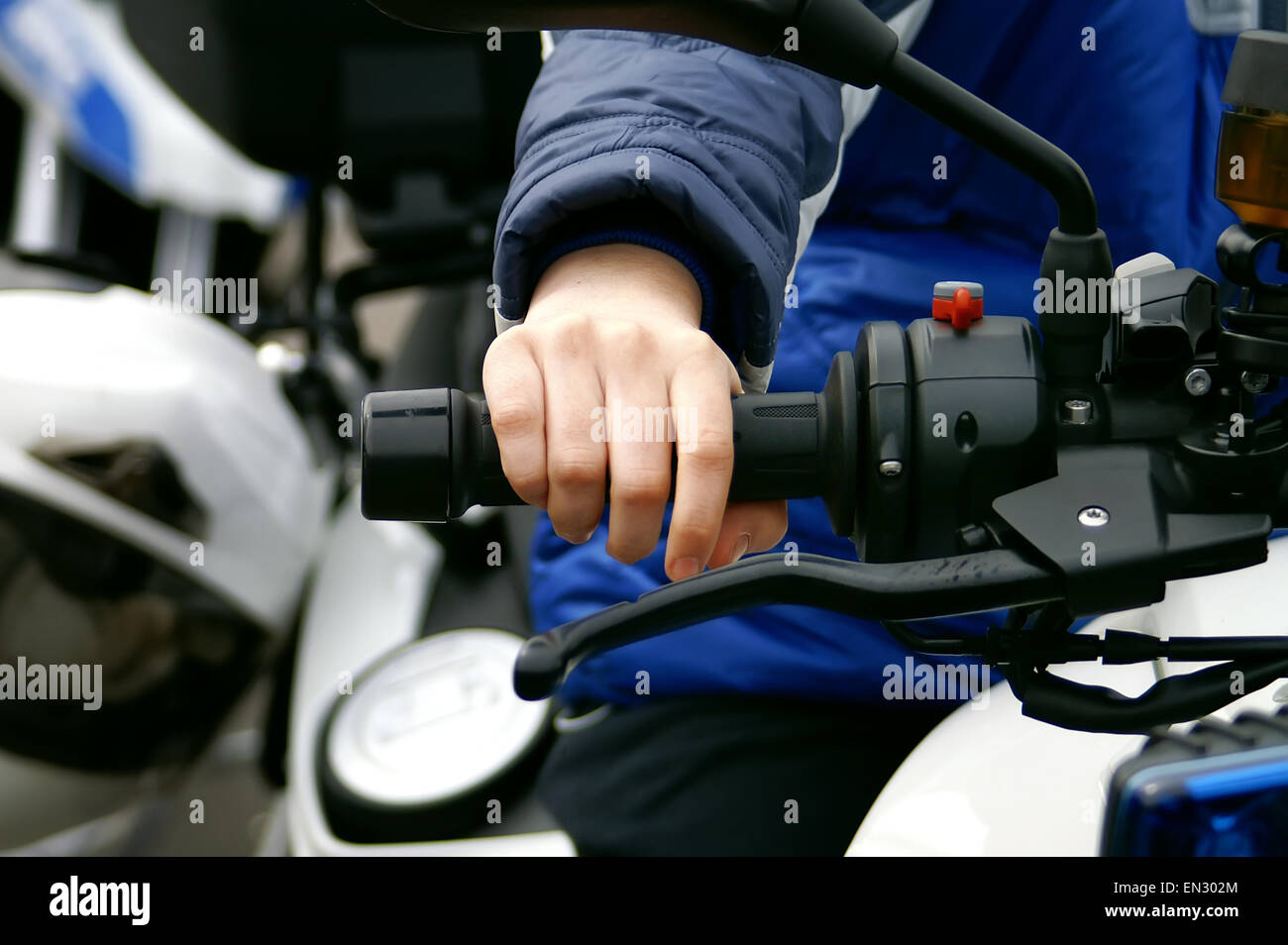 Throttle body hi-res stock photography and images - Alamy