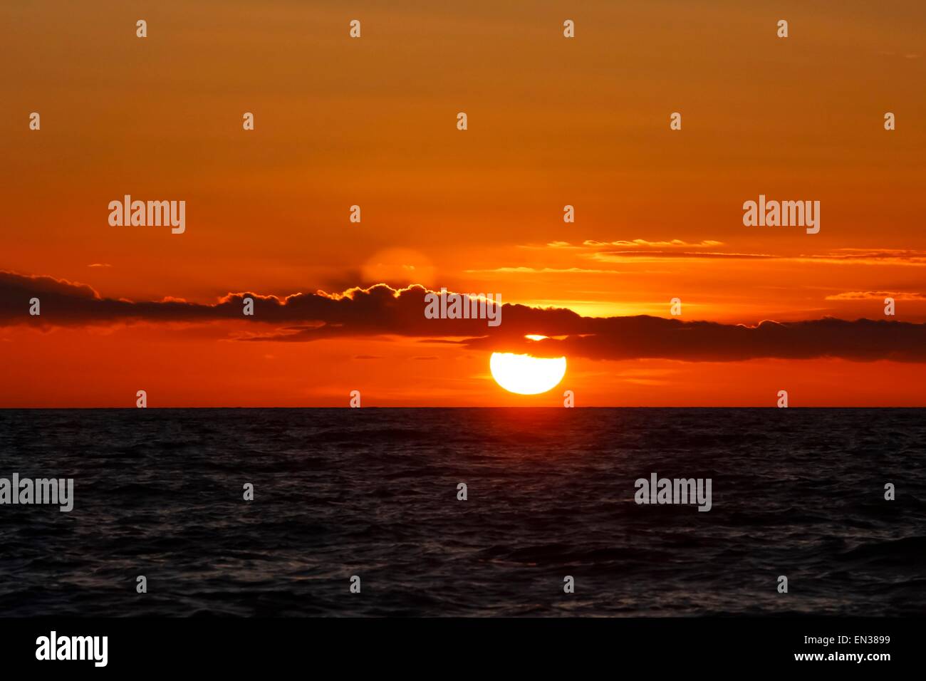 Setting sun on the Baltic Sea, Fischland-Darß-Zingst, Mecklenburg ...