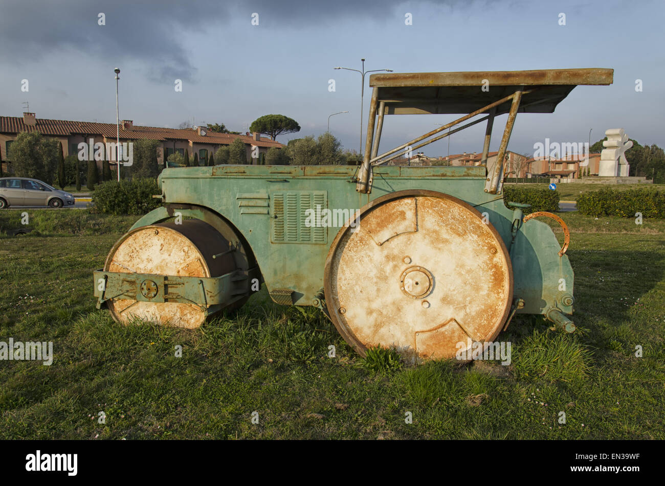 Abandoned construction machine hi-res stock photography and images - Alamy