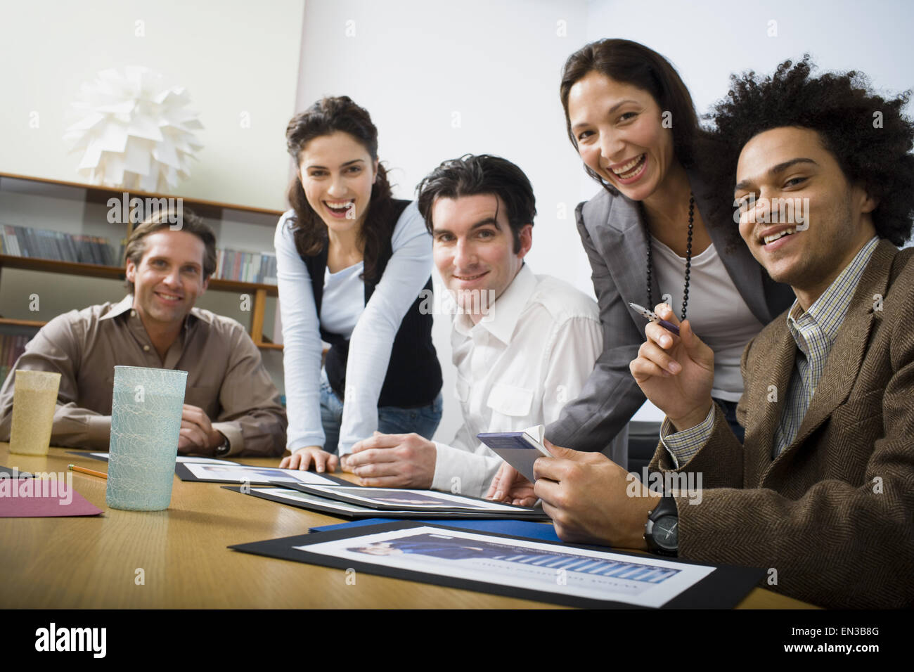 Business people facing camera hi-res stock photography and images - Alamy
