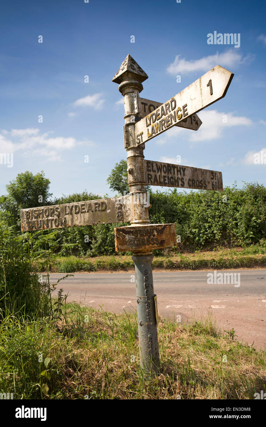 Somerset road sign hi-res stock photography and images - Alamy