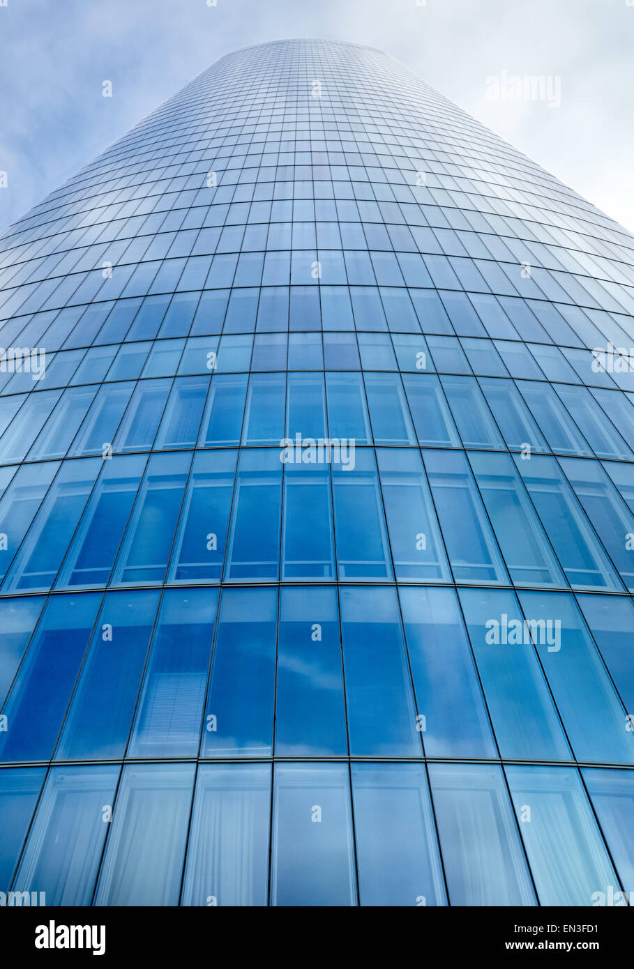 Tall modern architecture hi-res stock photography and images - Alamy