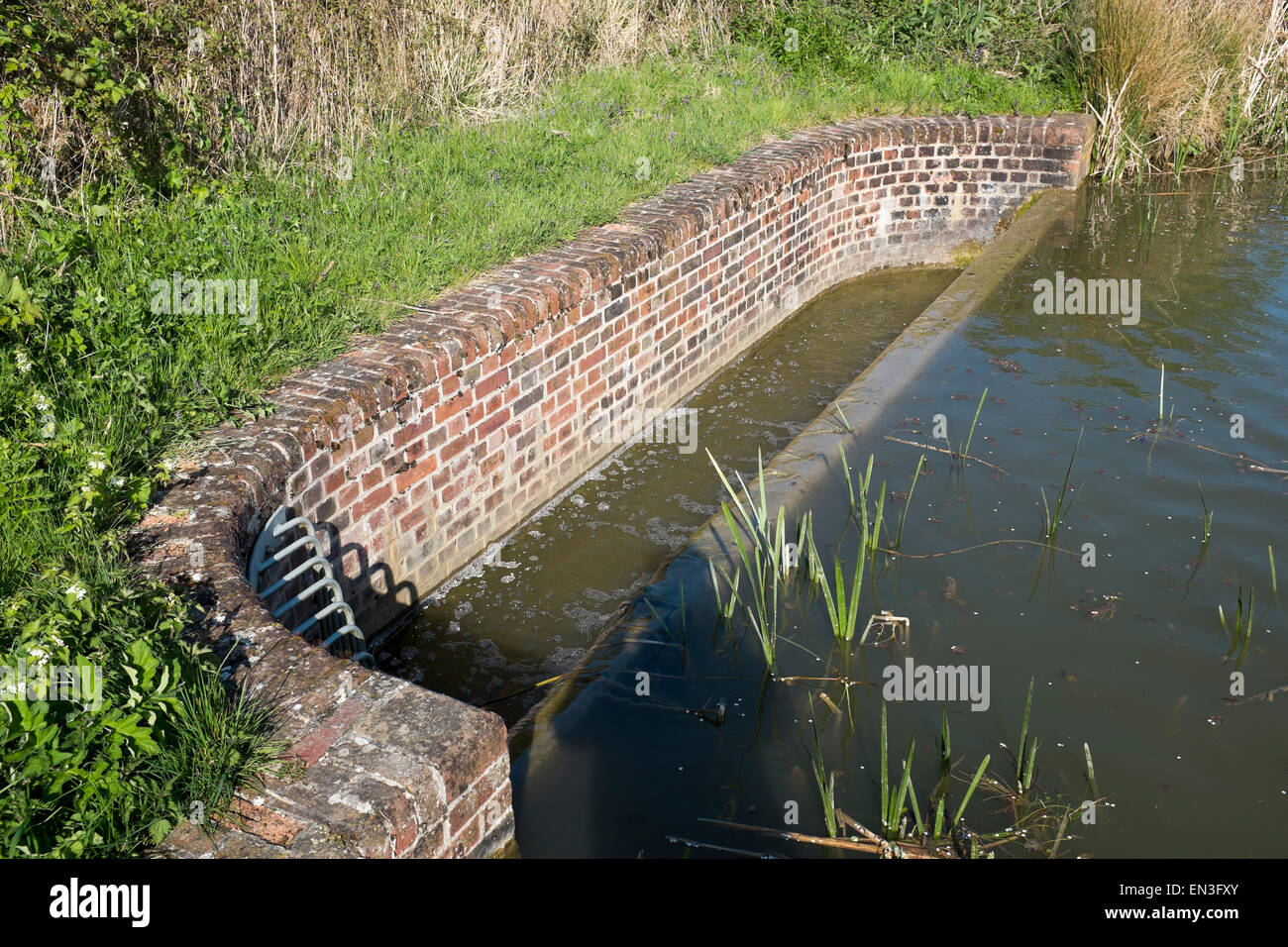 Overflow canal hi-res stock photography and images - Alamy