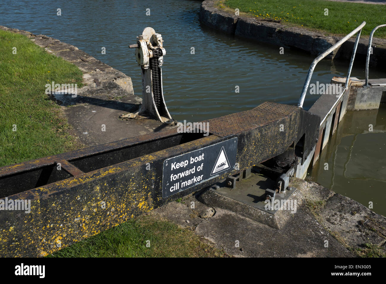 Lock Gate Opening Winding Gear at Devizes in Wiltshire England UK Stock ...