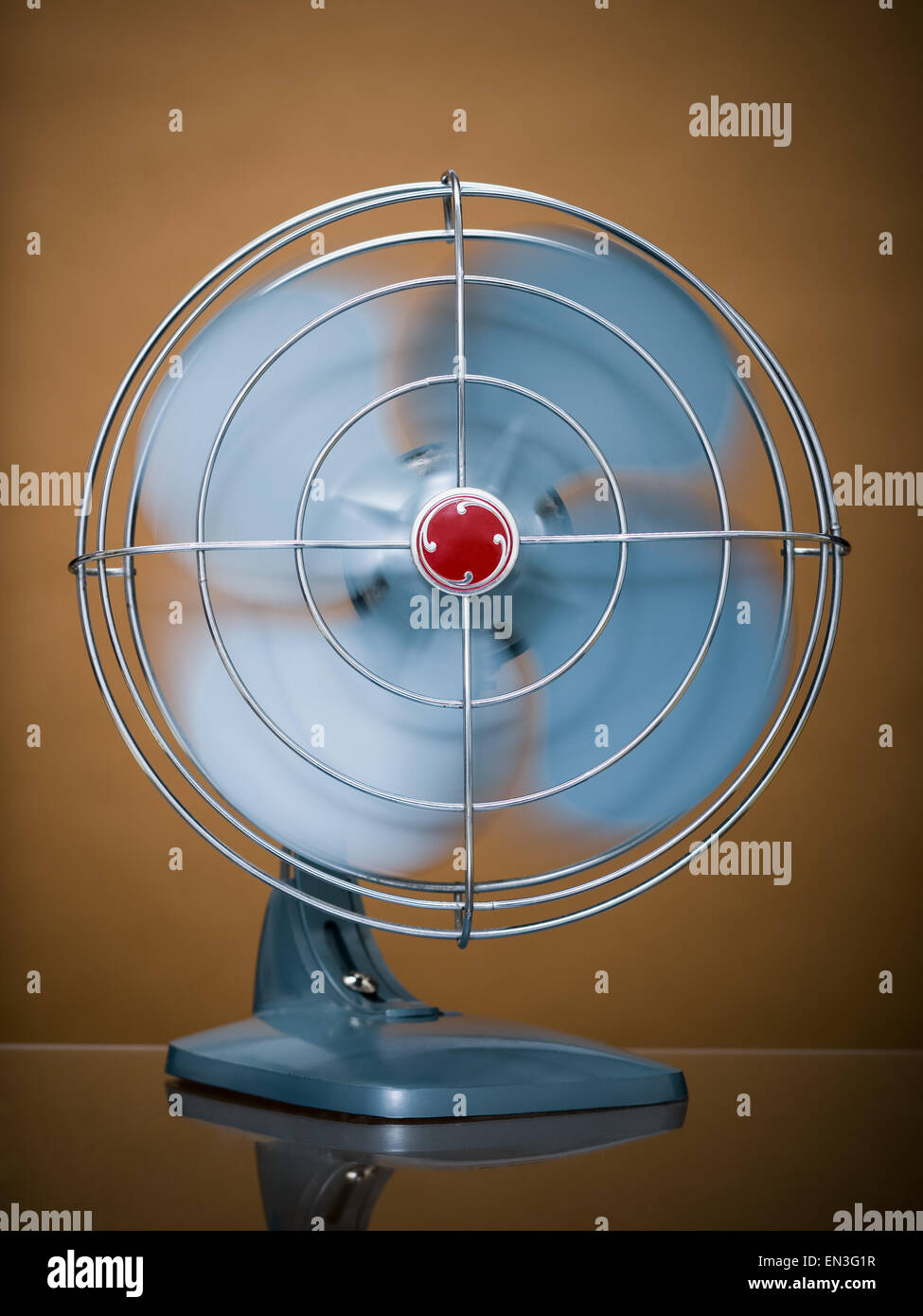 Oscillating hi-res stock photography and images - Alamy