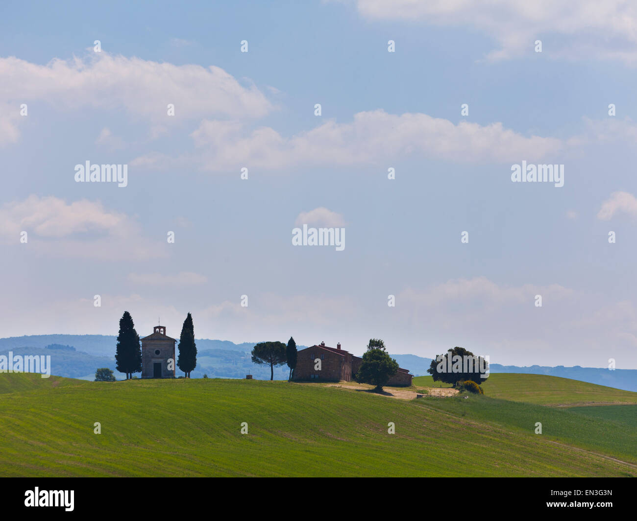 Buildings on horizon hi-res stock photography and images - Alamy