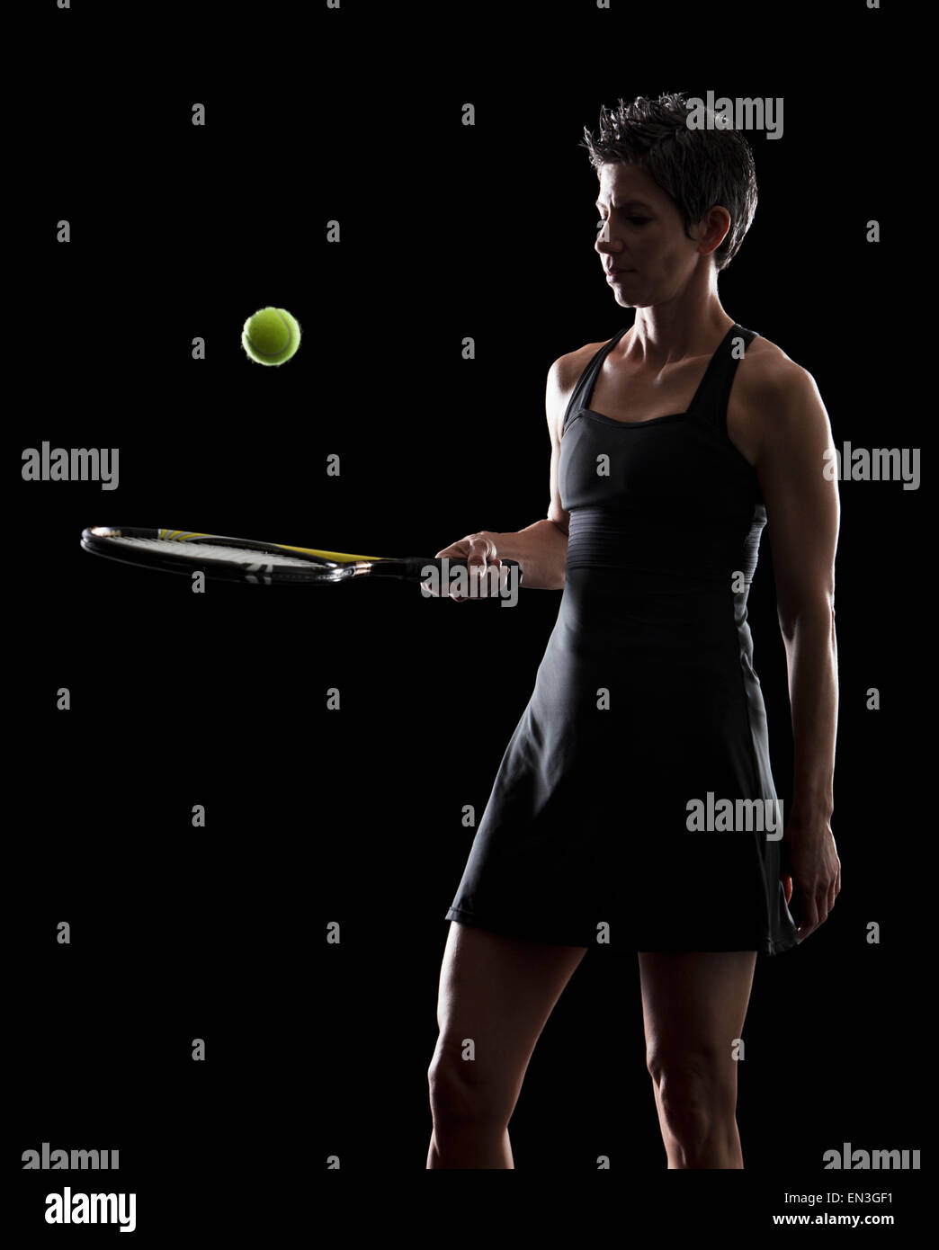 Bouncing tennis ball hi-res stock photography and images - Alamy