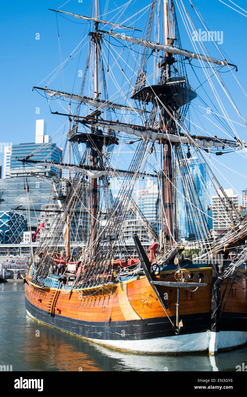 Replica HM Bark Endeavour at the Australian national maritime museum ...