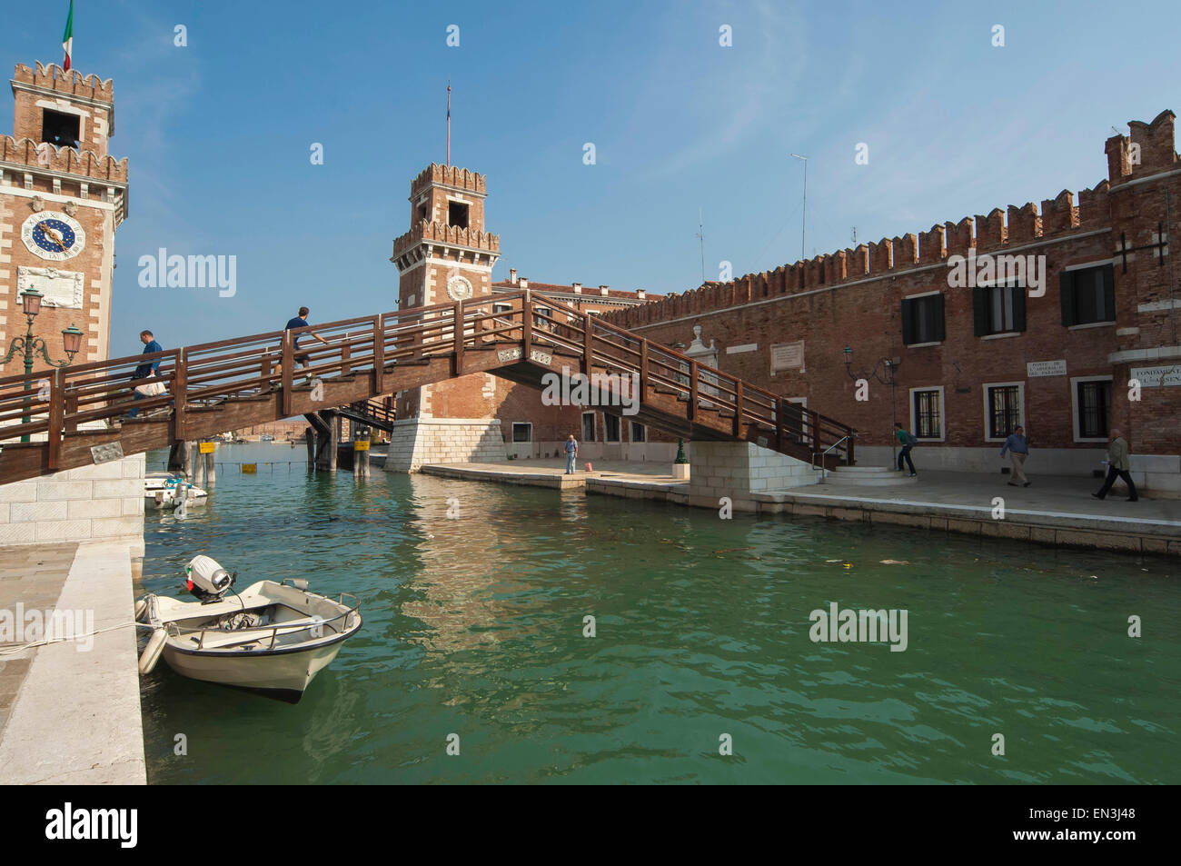 Arsenal embankment hi-res stock photography and images - Alamy