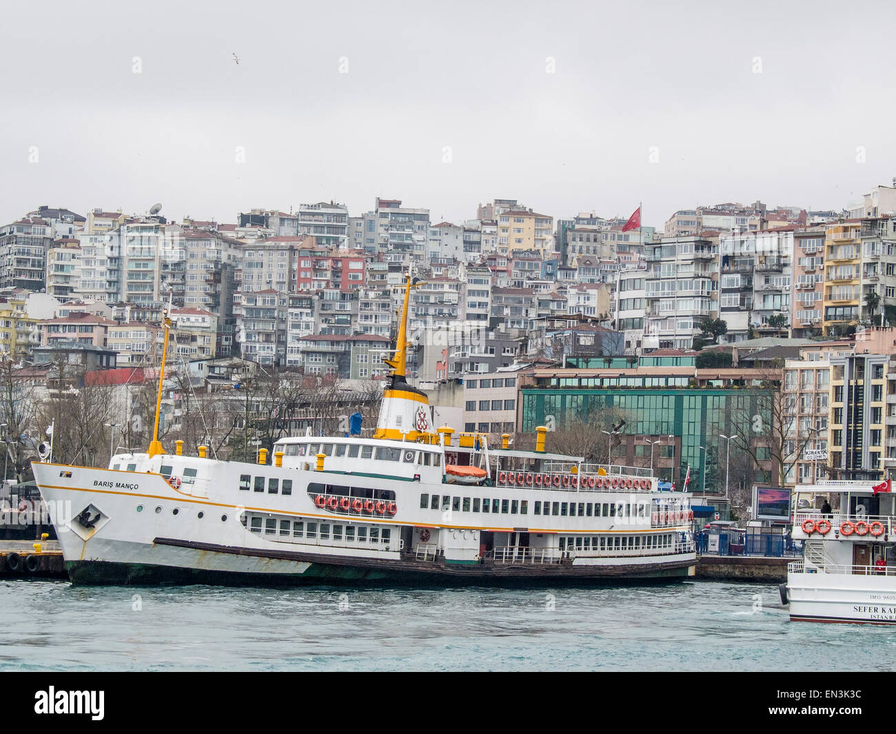 Bosphorus from beşiktaş istanbul hi-res stock photography and images ...