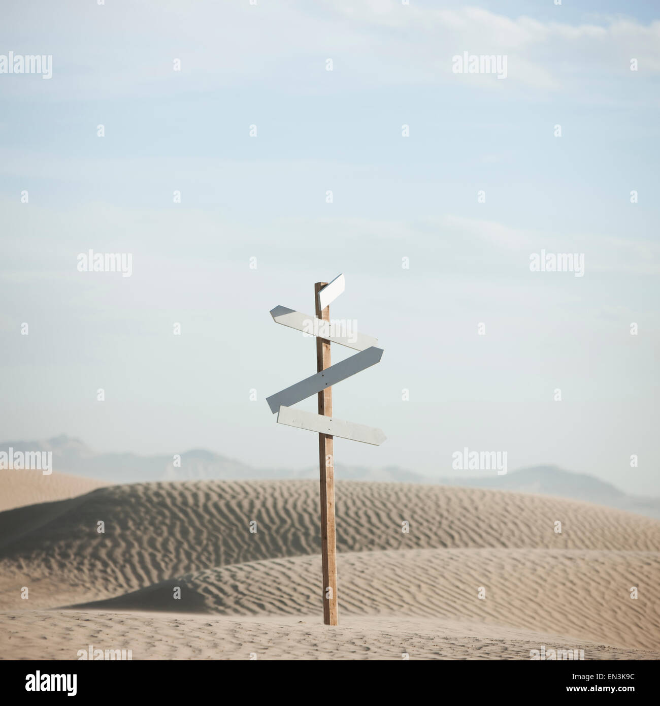 Signpost to sahara desert hi-res stock photography and images - Alamy