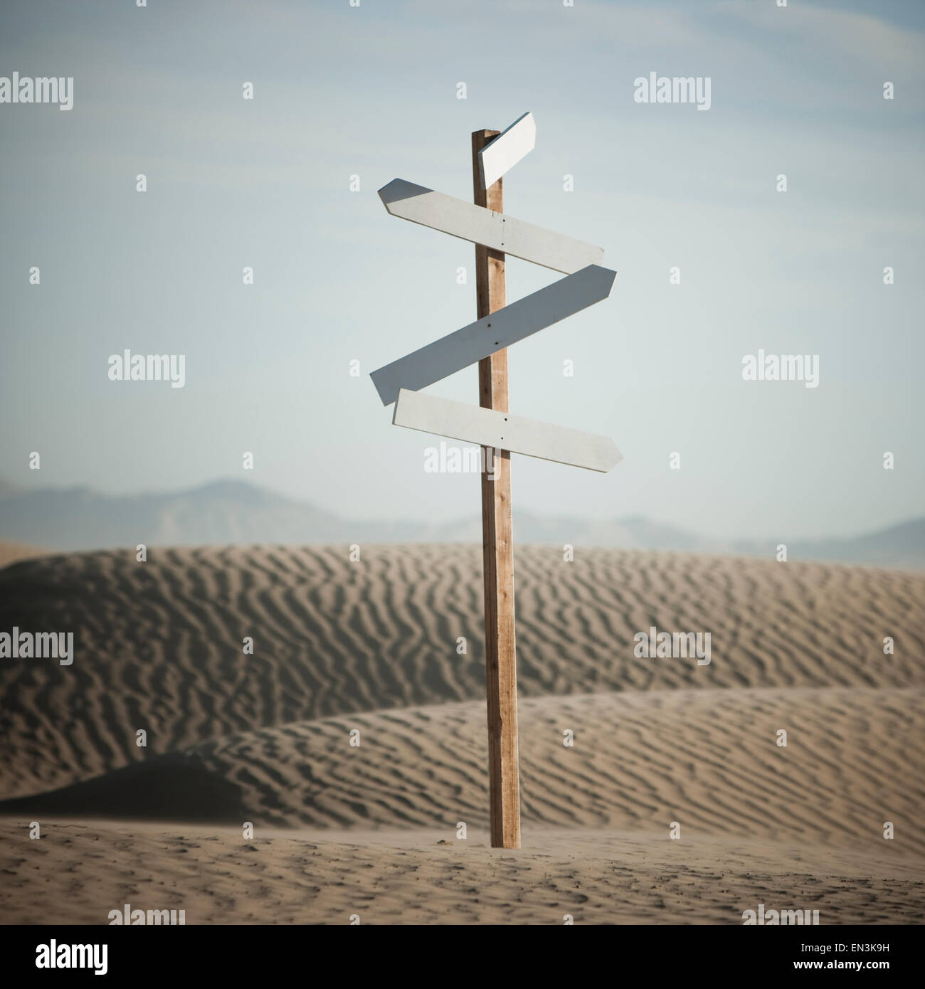 Signpost to sahara desert hi-res stock photography and images - Alamy