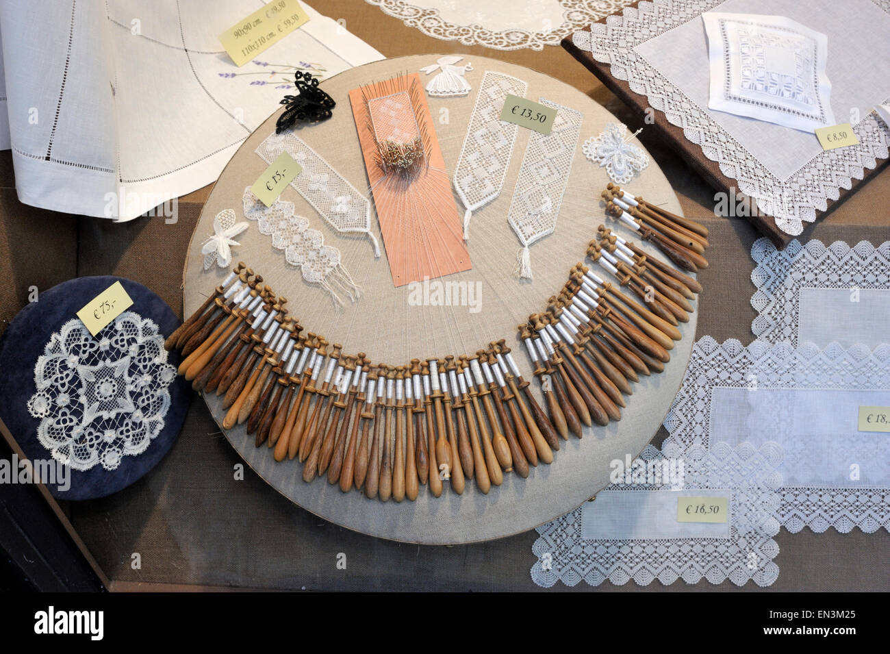 Traditional bruges crafts hi-res stock photography and images - Alamy