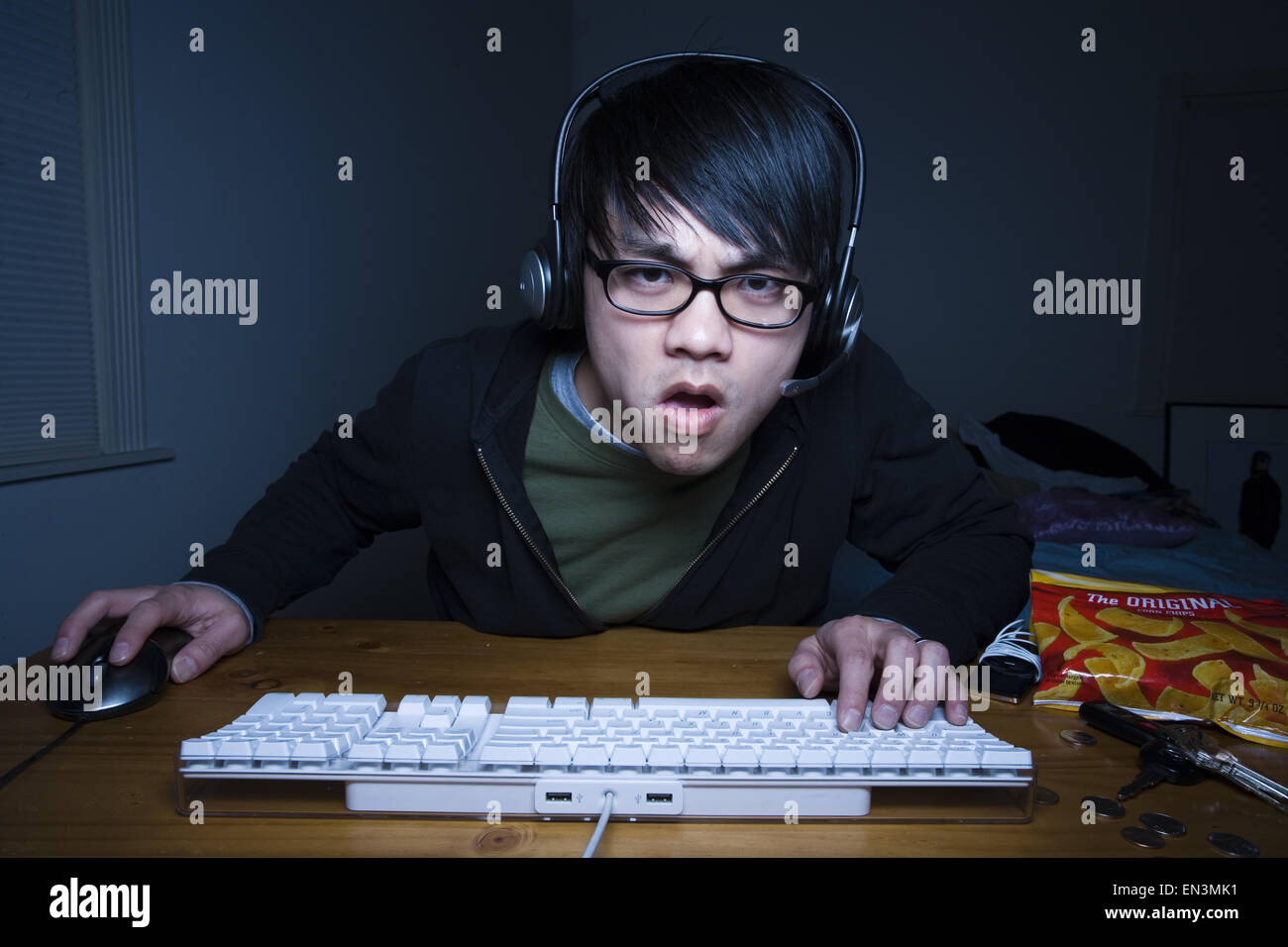 Chinese keyboard hands hi-res stock photography and images - Alamy