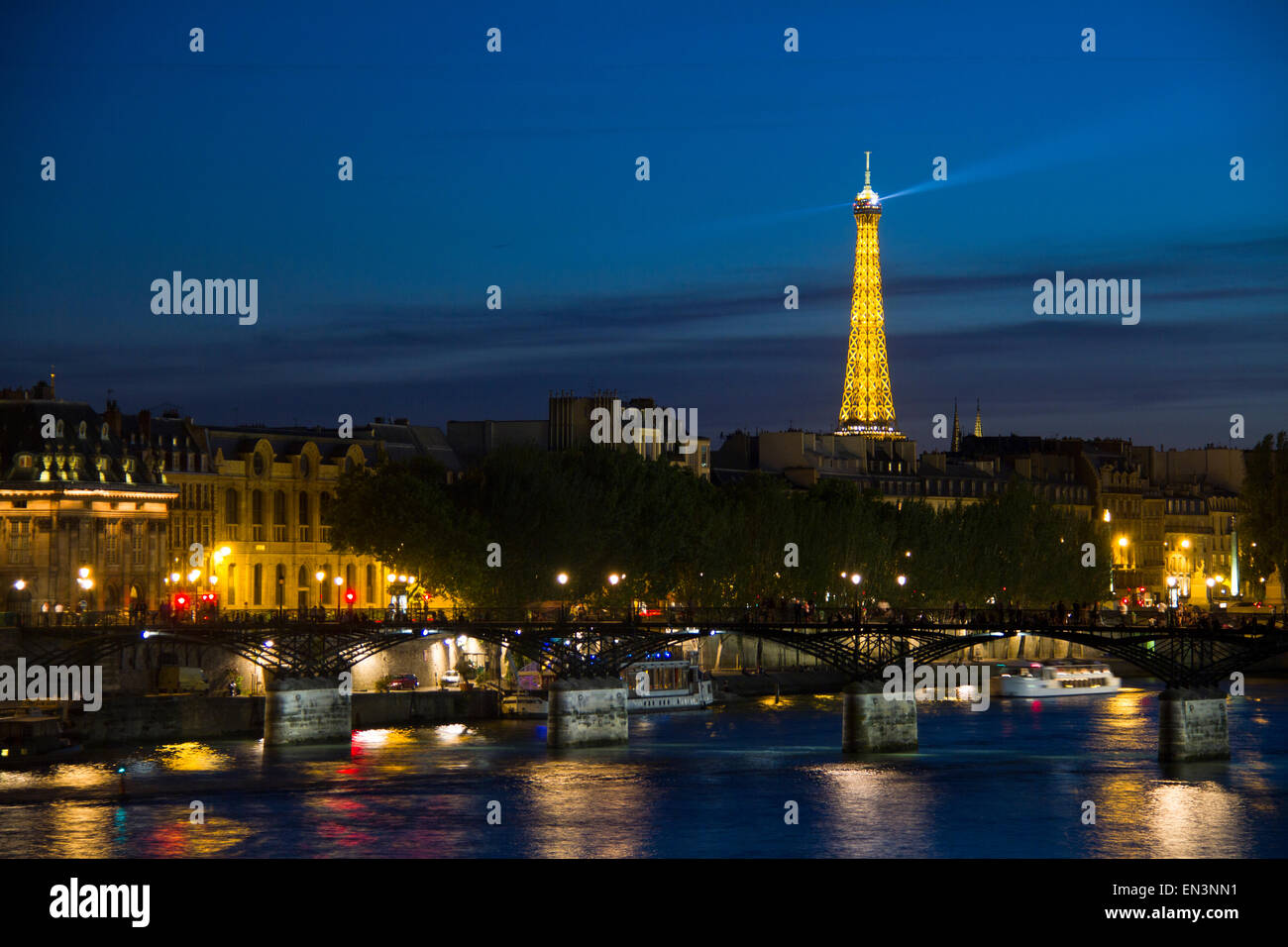 Paris skyline night hi-res stock photography and images - Alamy