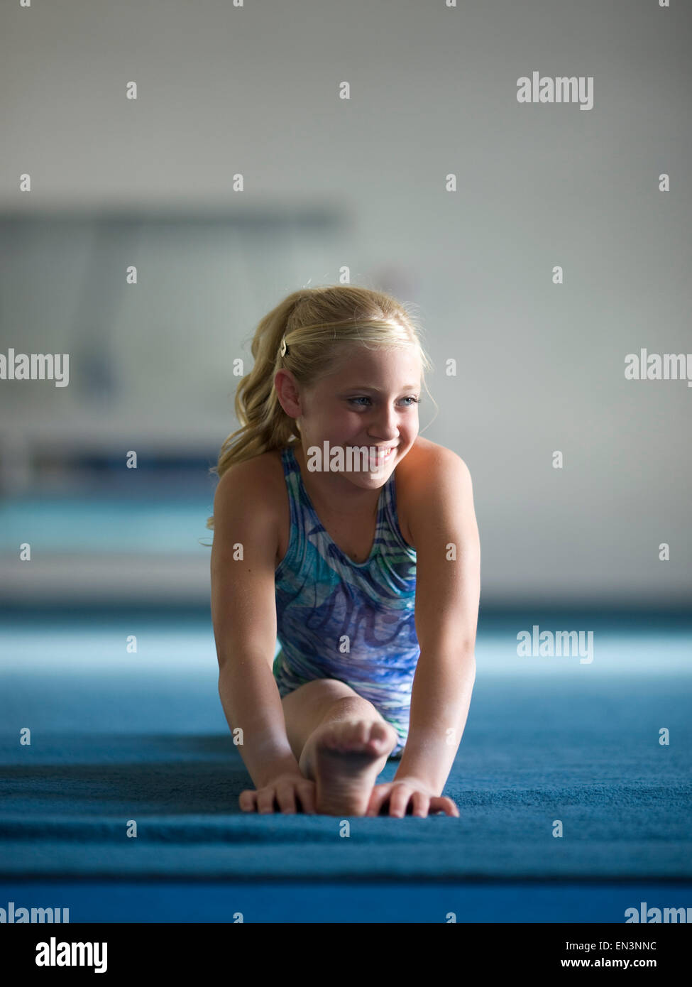 USA, Utah, Orem, girl gymnast (10-11) performing splits Stock Photo - Alamy