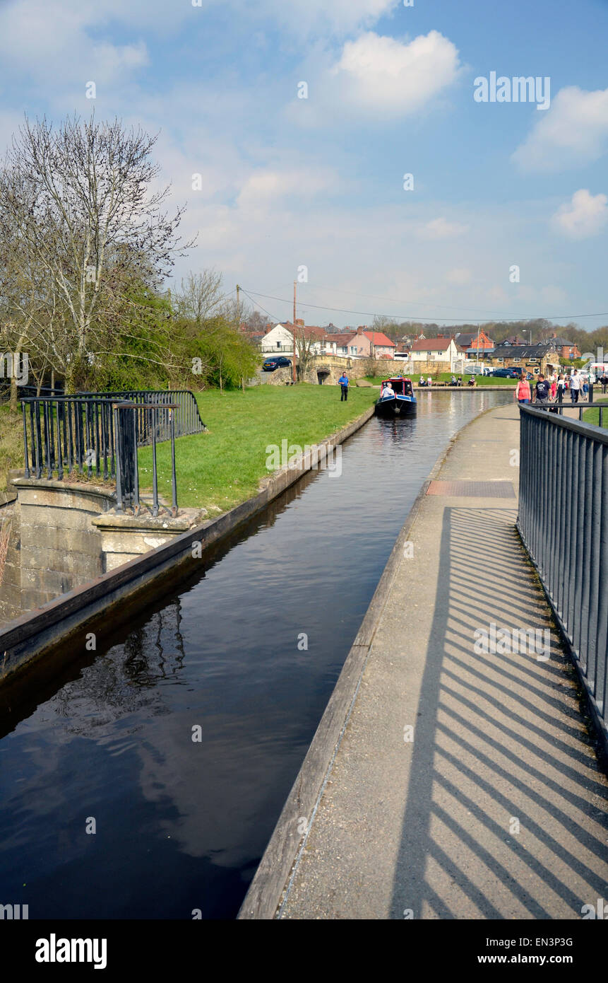 Aquaduct design hi-res stock photography and images - Alamy